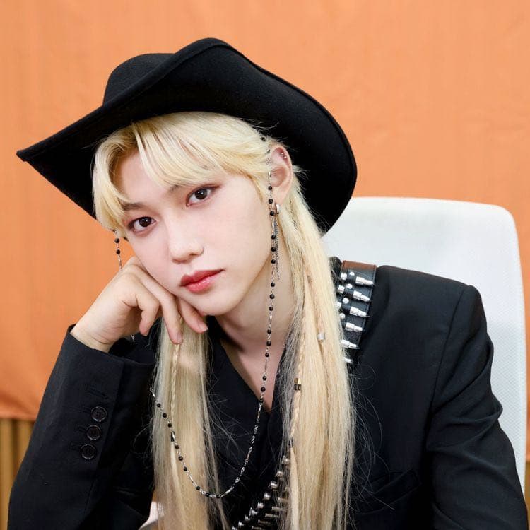 #閒聊 [theqoo 熱門]成功駕馭很難搭配的長髮的男愛豆們 - B24 留言 | Dcard