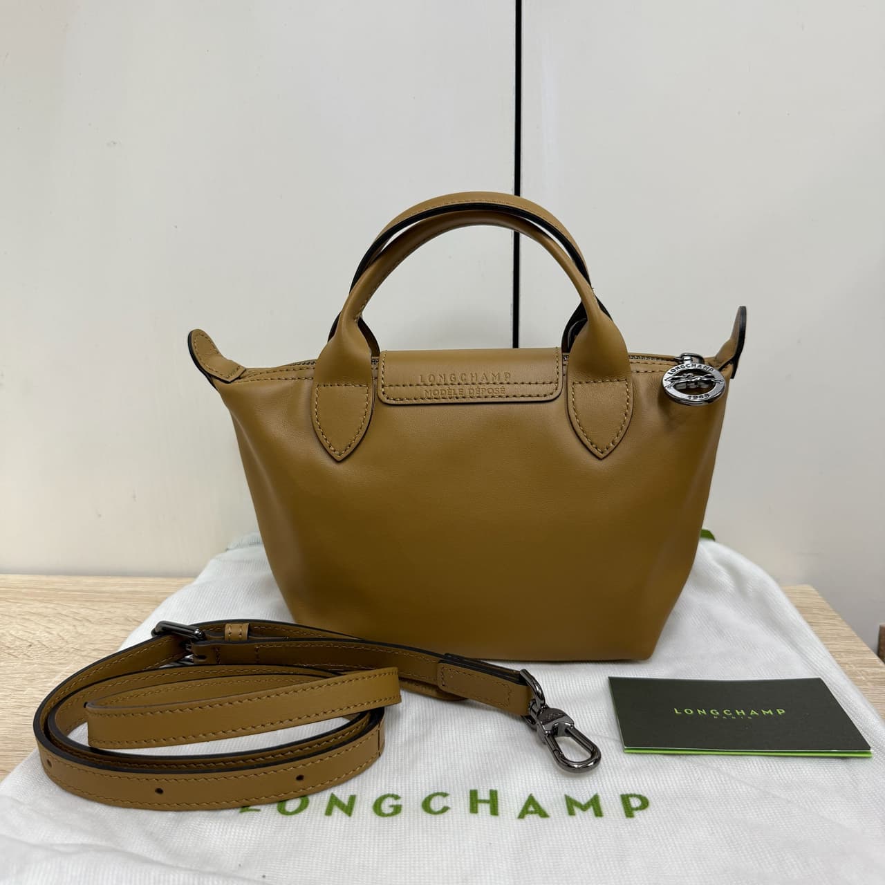 #我要賣 全新Longchamp雙把手提包XS - 二手交易板 | Dcard