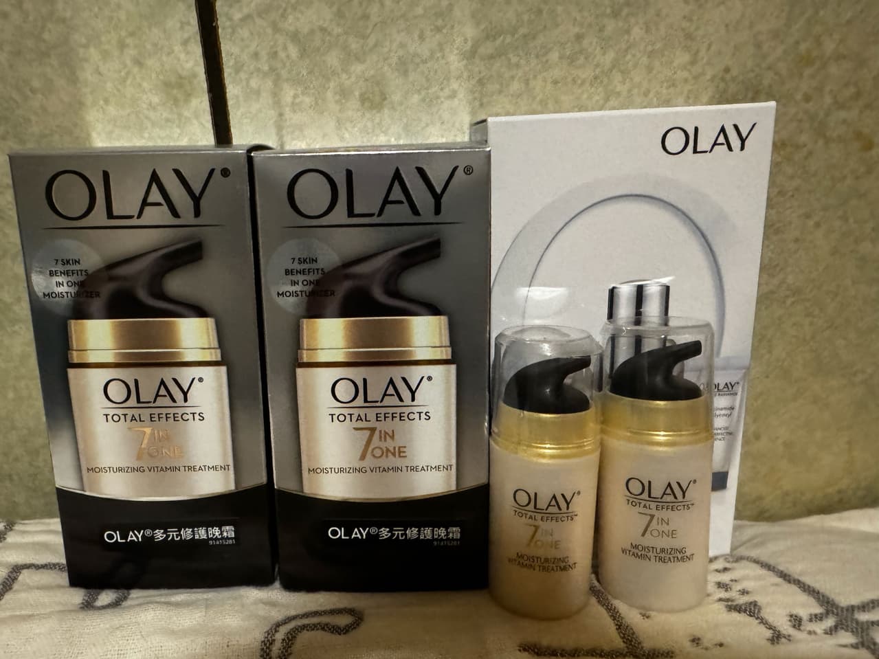 #贈送 #已贈出#贈物#阿嬤的配方足腳貼#Olay修復晚霜+高光精華 - 贈物板 | Dcard