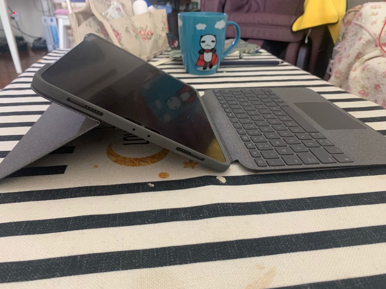 #iPad iPad pro 11 Logitech羅技folio touch配件分享！ - Apple板 | Dcard