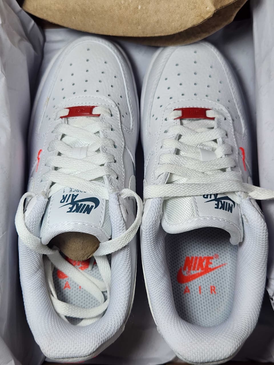 #詢問 yahoo跟momo跟PChome的鞋子一定是正貨嗎 - 網路購物板 | Dcard