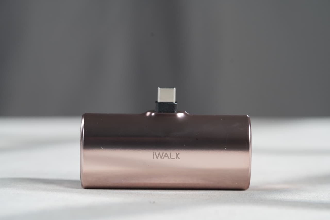 〔開箱〕iWALK Twins雙頭直插式行動電源 雙頭切換 20w快充 - 3C板 | Dcard