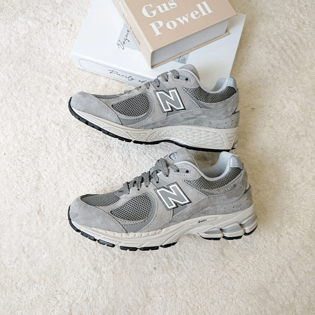 【2025 NB走路鞋推薦】5款PTT/Dcard網友推爆型號：久站、出國、日常通勤、高緩震選購全攻略！ - 炸蝦 (@vine666) | Dcard