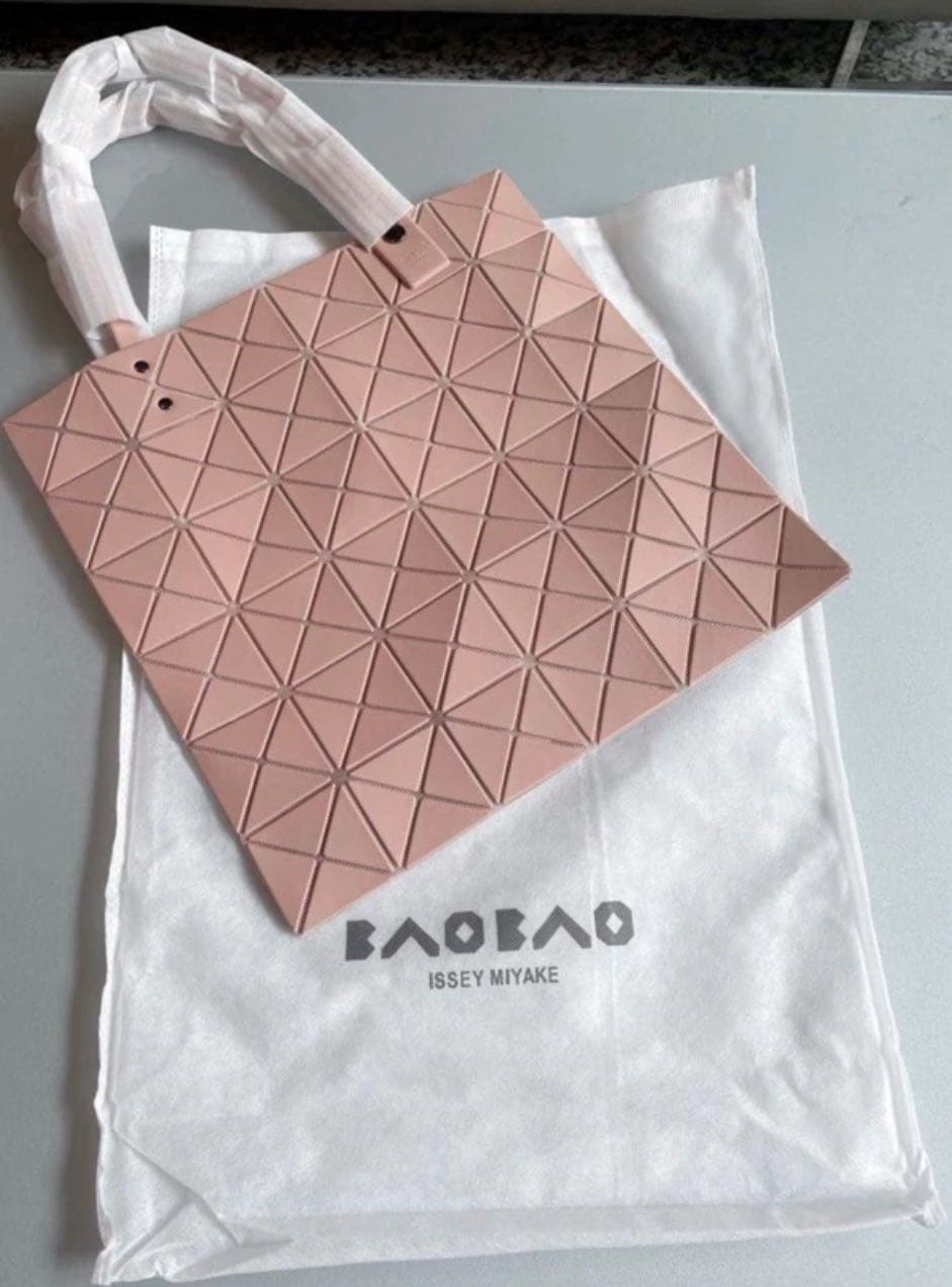 #三宅一生 baobao 是否為假貨 - 女孩板 | Dcard