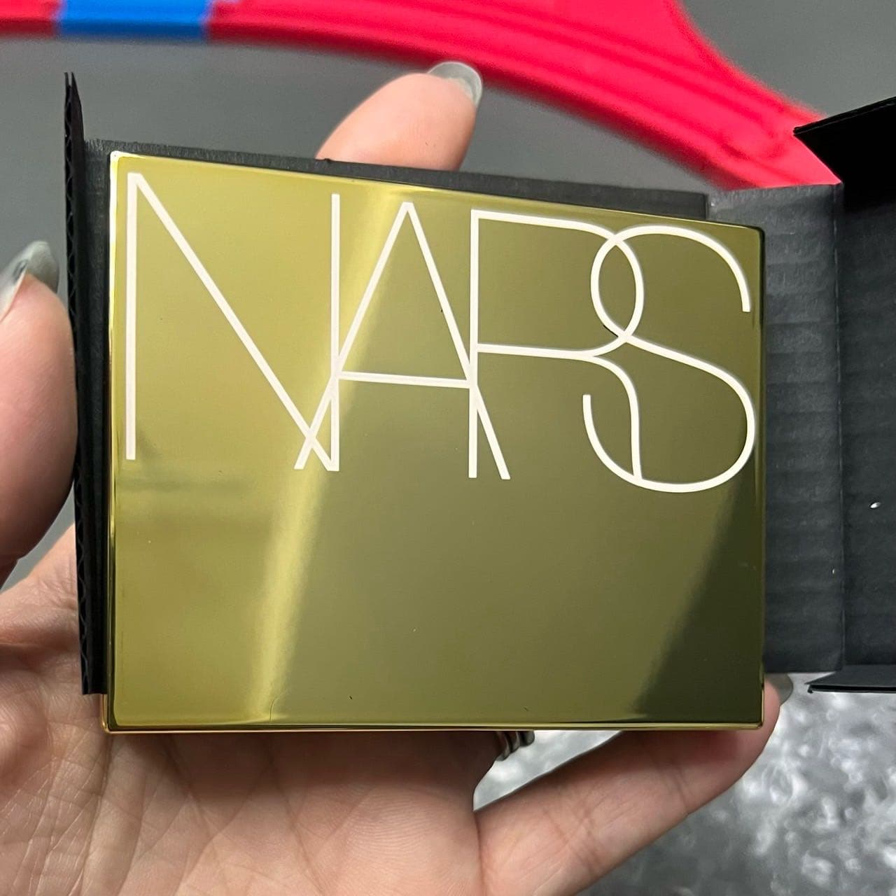 #我要賣 NARS 小白餅(流金夜閃限定版) - 二手交易板 | Dcard