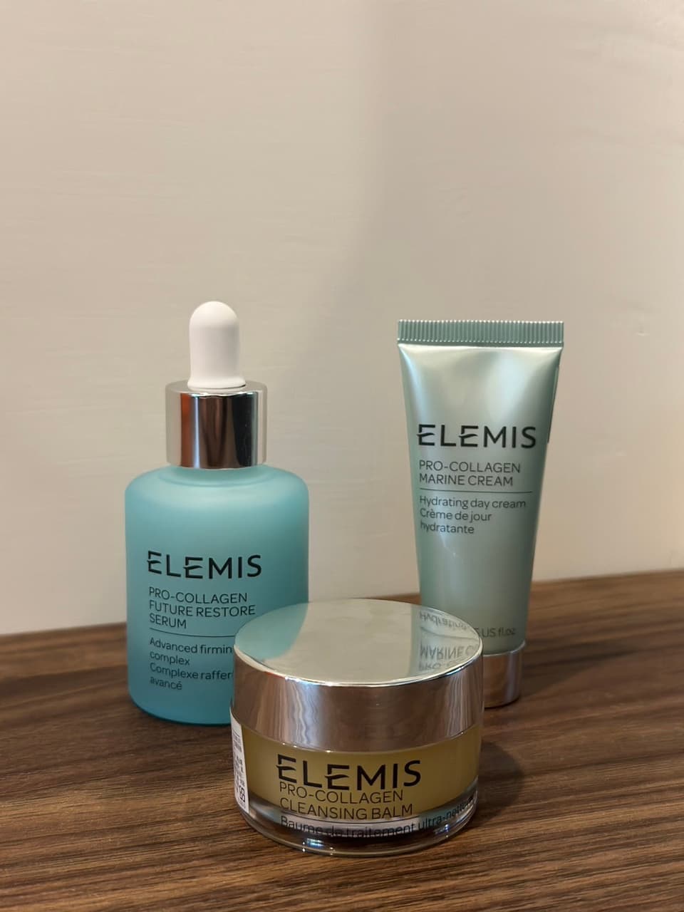 #分享 終於入手觀望很久的ELEMIS小藍寶💙 - 美妝板 | Dcard