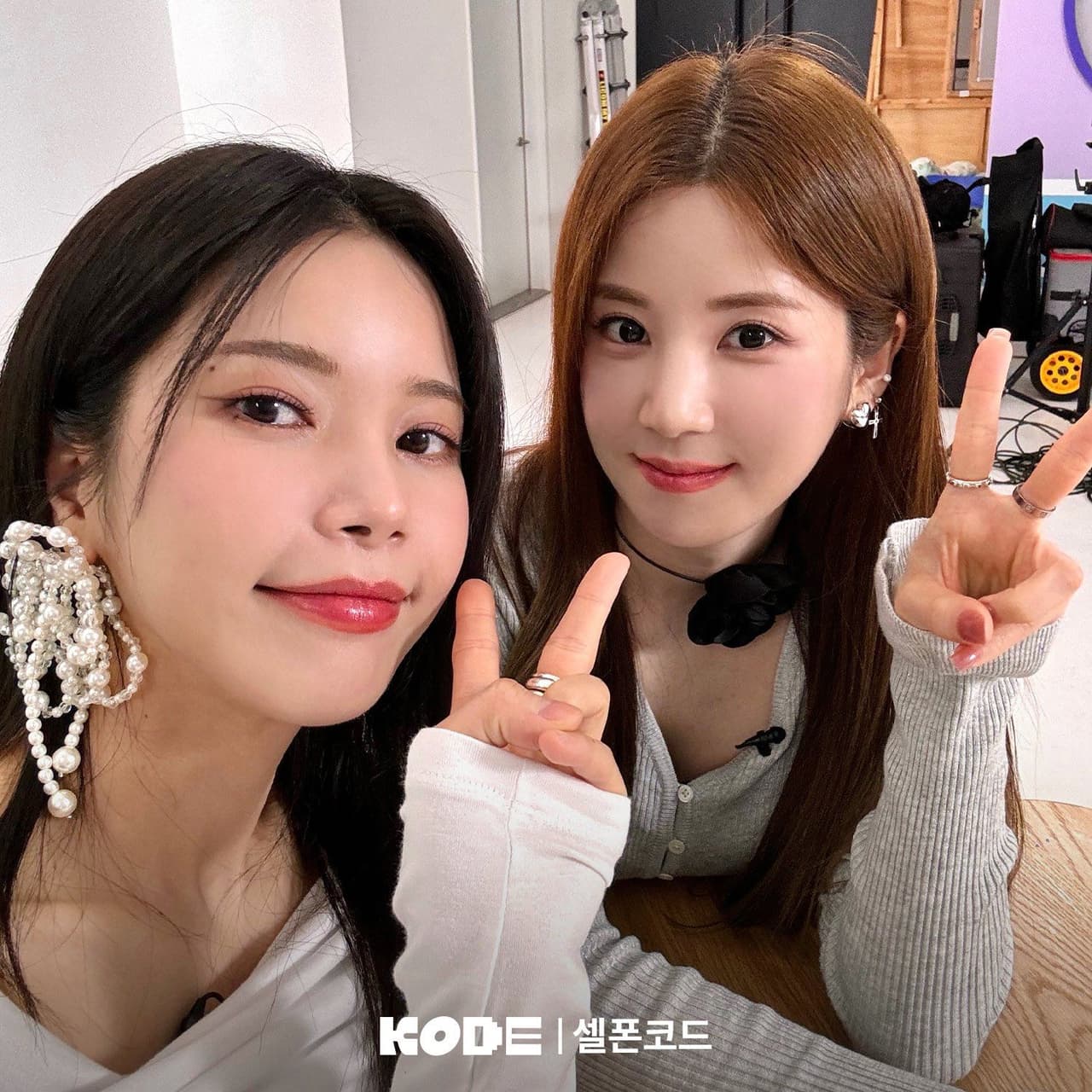 #集中討論 頌樂4/30（二）迷你二輯《𝐂𝐎𝐋𝐎𝐔𝐑𝐒》回歸 🎨 主打歌《𝗕𝘂𝘁 𝗜》MV及音源發布 - B20-1 留言 | Dcard