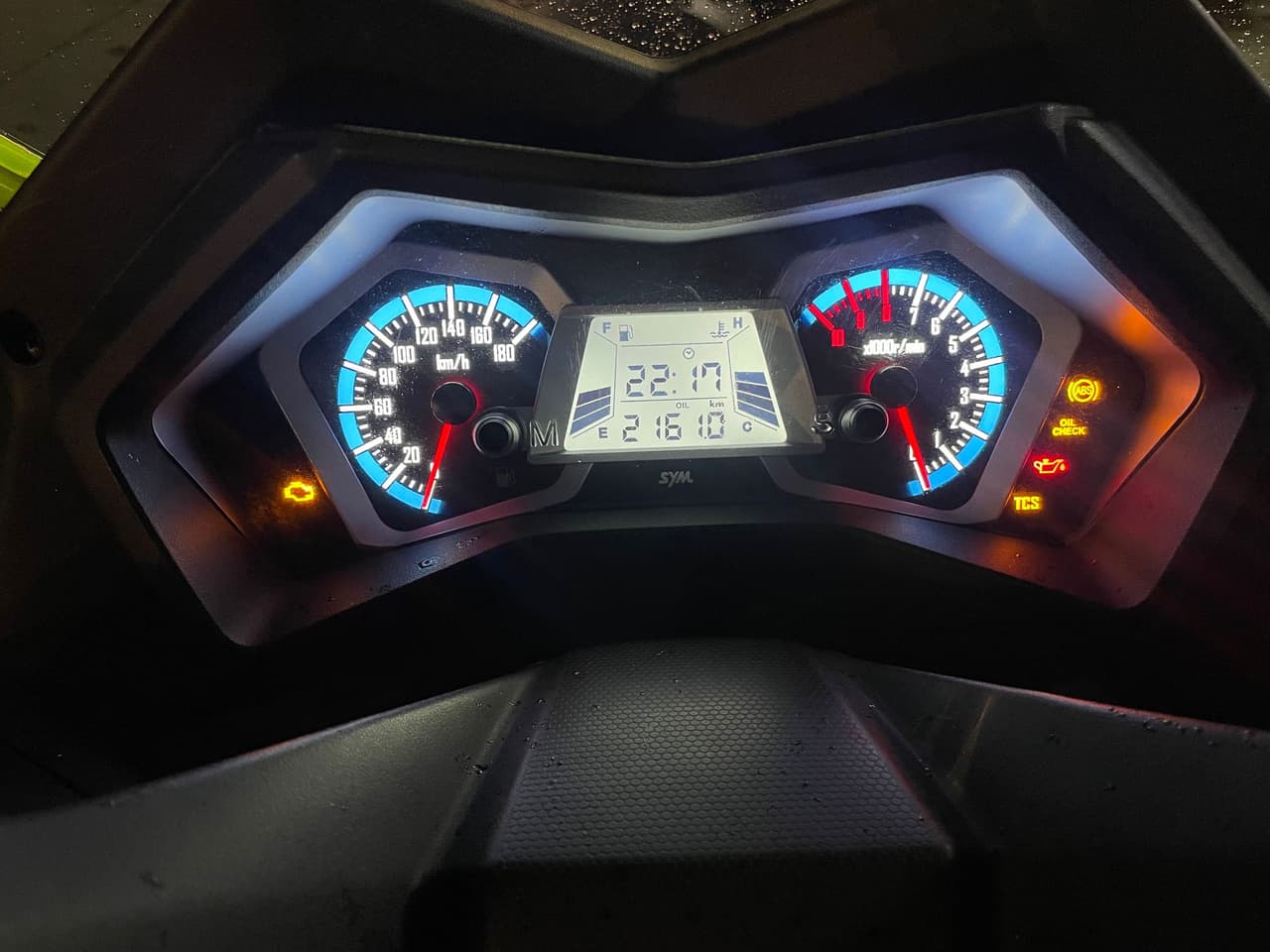 #黃牌 Sym Maxsym400 通勤心得 - 重機板 | Dcard