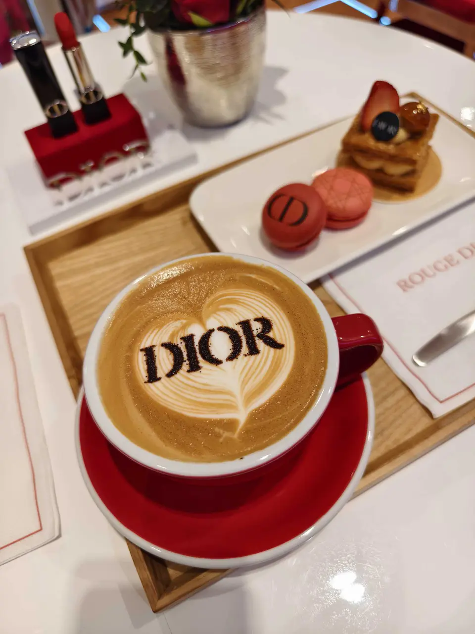 #分享 DIOR CAFE& BABY DIOR寶貝雲朵香氛 - 美妝板 | Dcard
