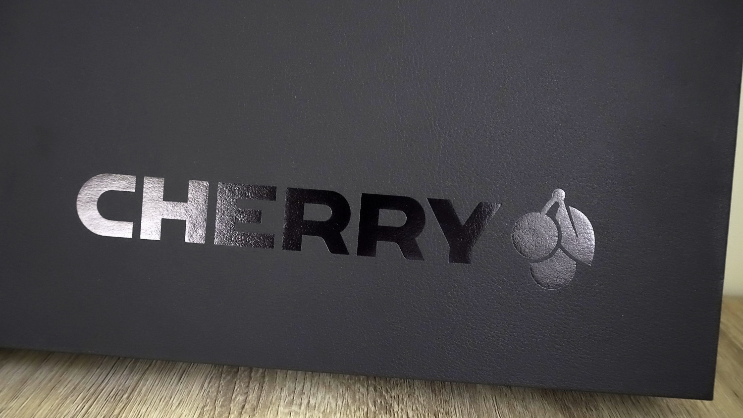 【開箱】最原始的信仰與感動!! CHERRY MX BOARD 3.0S RGB WIRELESS輕開箱 - 3C板 | Dcard