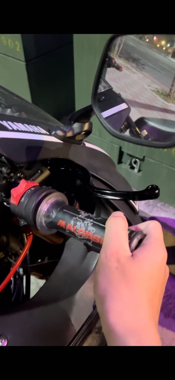 #黃牌 新款YZF-R3煞車拉桿 - 重機板 | Dcard