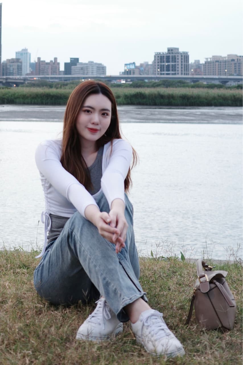 #日常穿搭 167cm梨形女孩—用淺色系穿搭來開啟接下來的小日子們😙 - 穿搭板 | Dcard