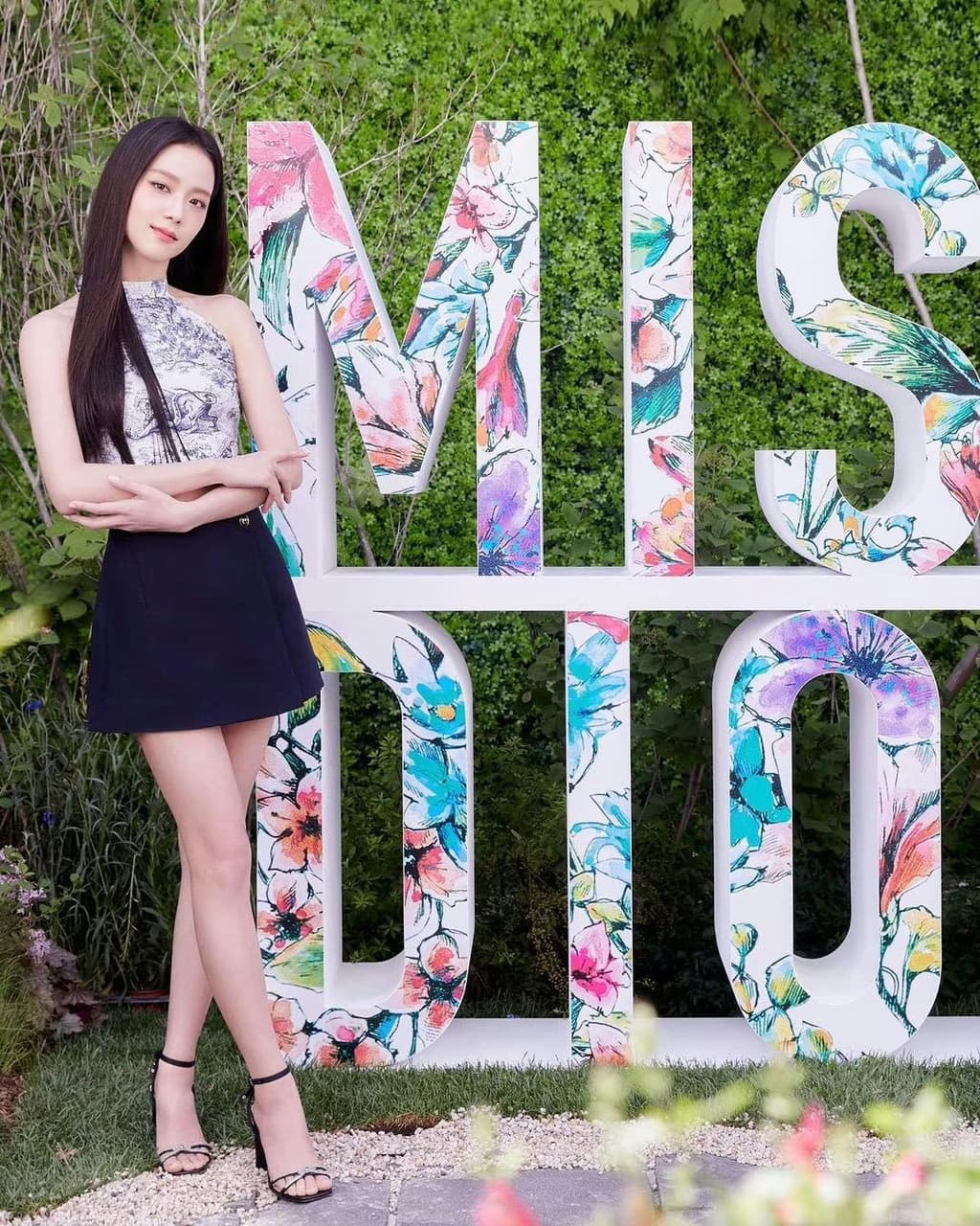 #時尚 JISOO出席韓國首爾Miss Dior exhibition - BLACKPINK板 | Dcard