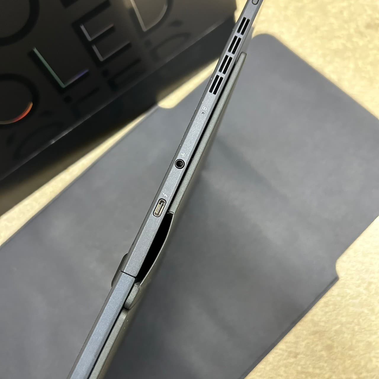 分享&開箱 華碩 Zenbook 17 Fold OLED🎮 - 3C板 | Dcard