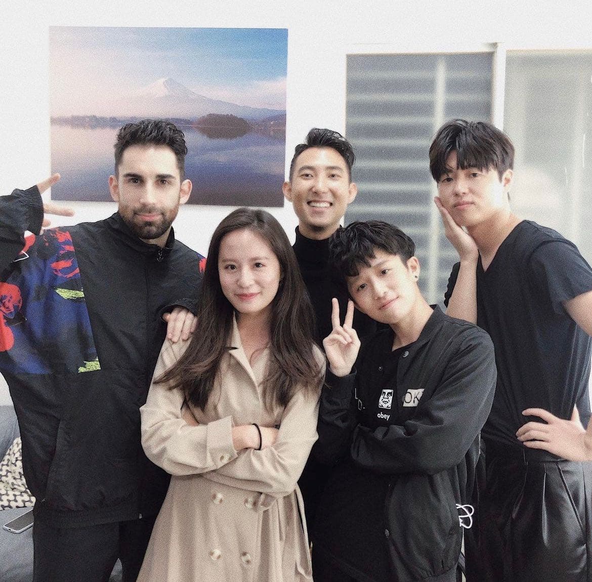 Hook的經紀人是她的姐姐嗎？ - B21 留言 | Dcard