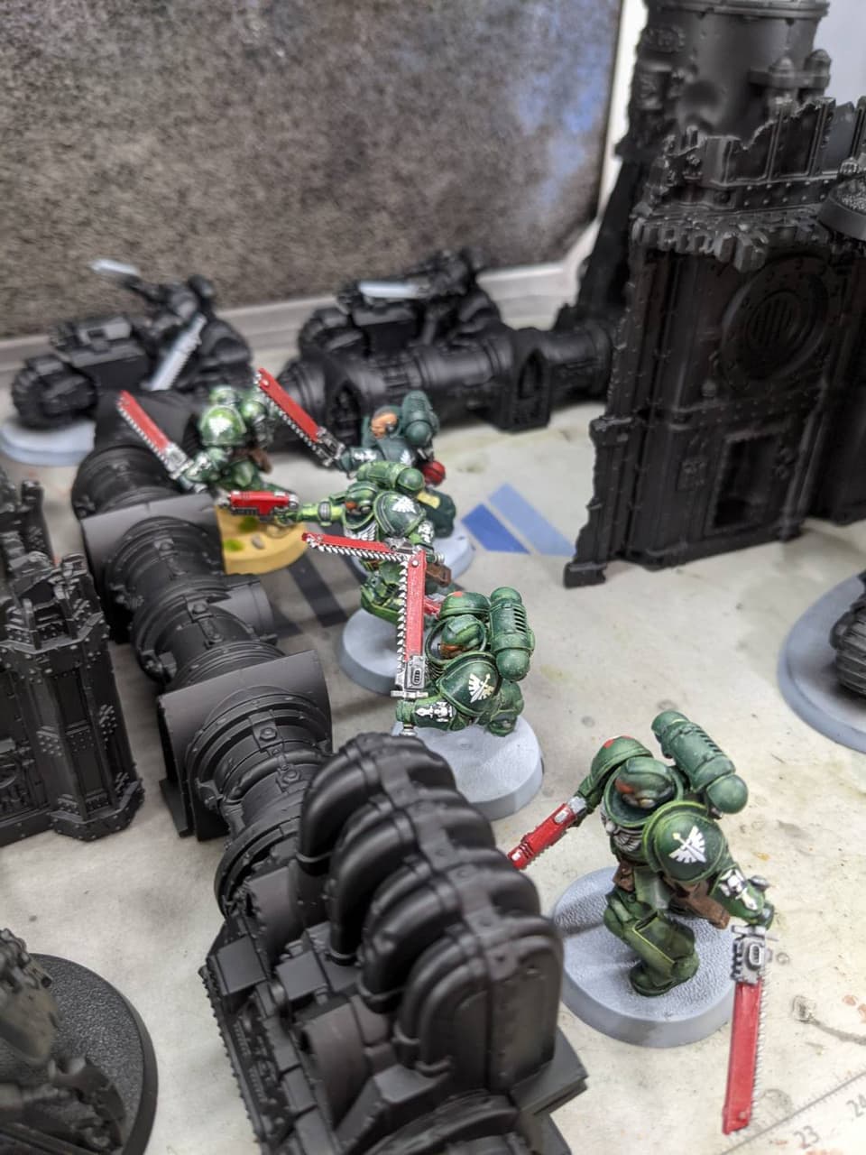 #戰錘40K 今天終於組完然後上底漆了 - 玩具板 | Dcard