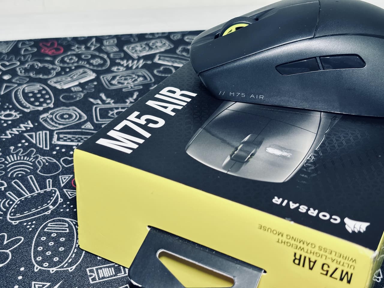 「競技遊戲，絕佳利器！」Corsair M75 Air 極輕量 三模無線電競滑鼠 #開箱 - 3C板 | Dcard