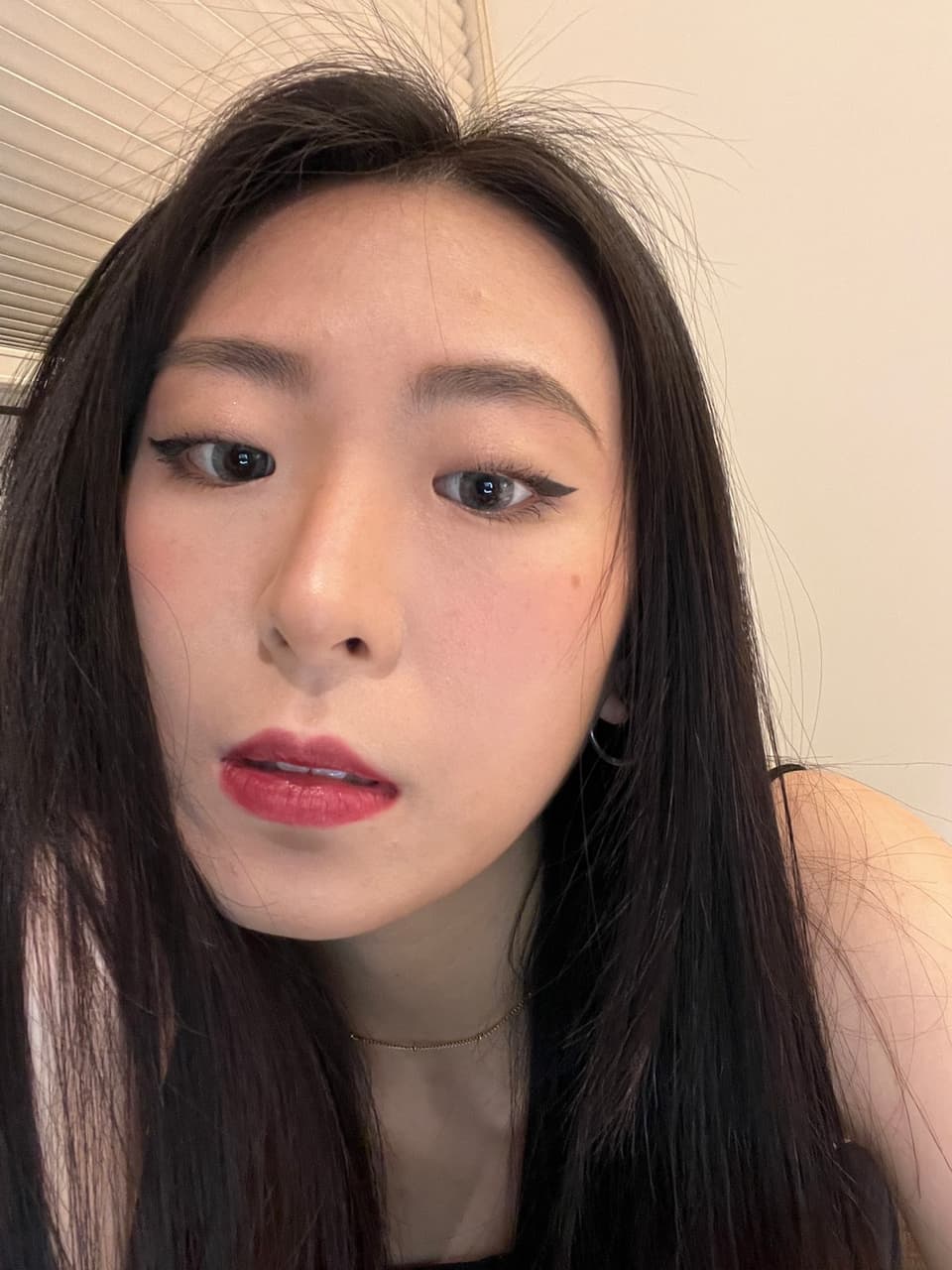 #分享 首次嘗試單眼皮輕輕輕泰妝！ ft. BB冬蟲奢光蜜粉 - 美妝板 | Dcard