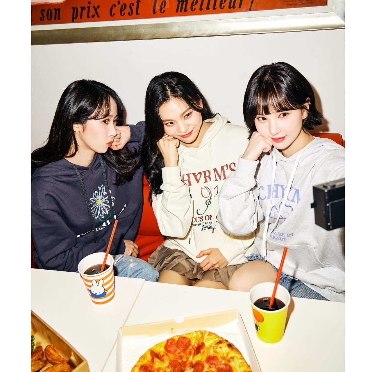 #代言 220315 VIVIZ X CHARM’S - GFRIEND板 | Dcard