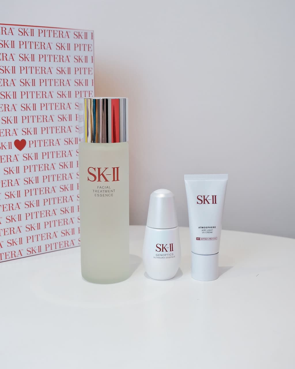 日妞透亮肌養成！SK-II讓你夏天也能光透白！SK-II青春露、小燈泡精華、最新「保養型精華防曬」超輕感全效防曬霜！ - 陳莫-行走的阿極🐻‍ ️🤍 (@snila.___) | Dcard