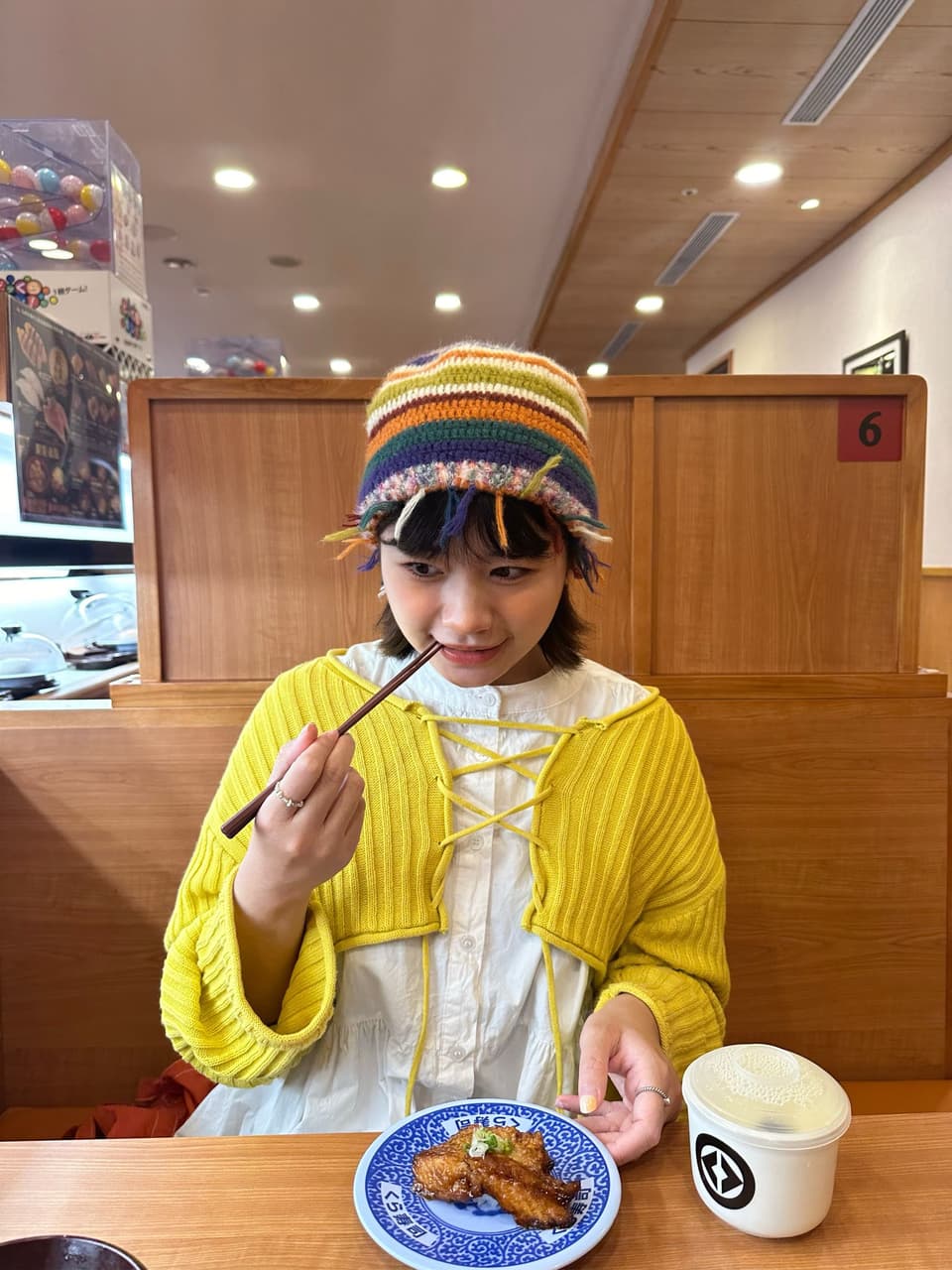 壽司店也能拍出元氣感照片🍊 - 小野芮 (@cerise_2002) | Dcard