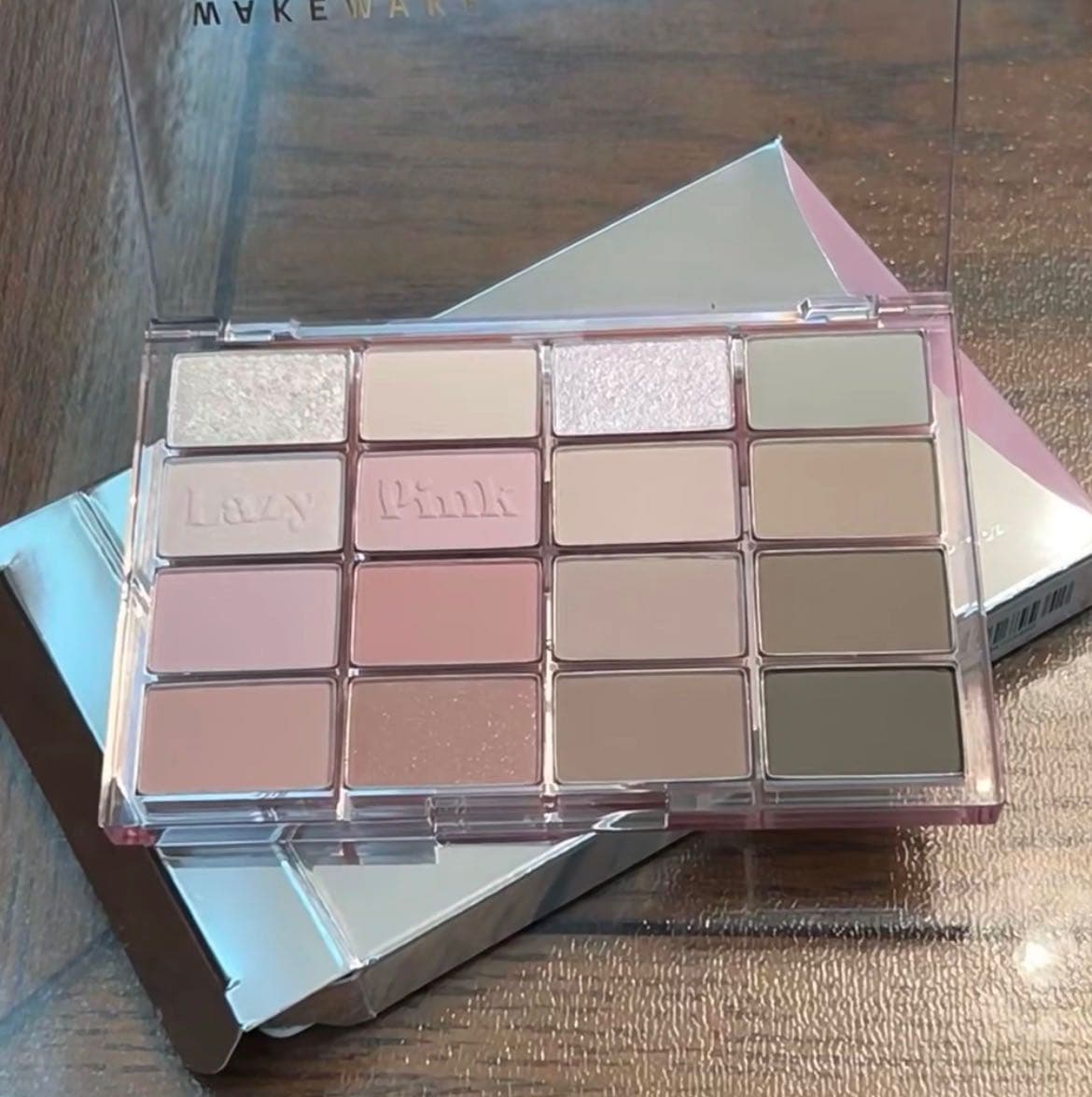 眼影盤二選一 Clio vs wakemake - 港澳 Beauty板 | Dcard