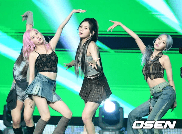 #集中討論 VIVIZ 迷你四輯 VERSUS 後續曲 Untie 活動 - B31-3 留言 | Dcard