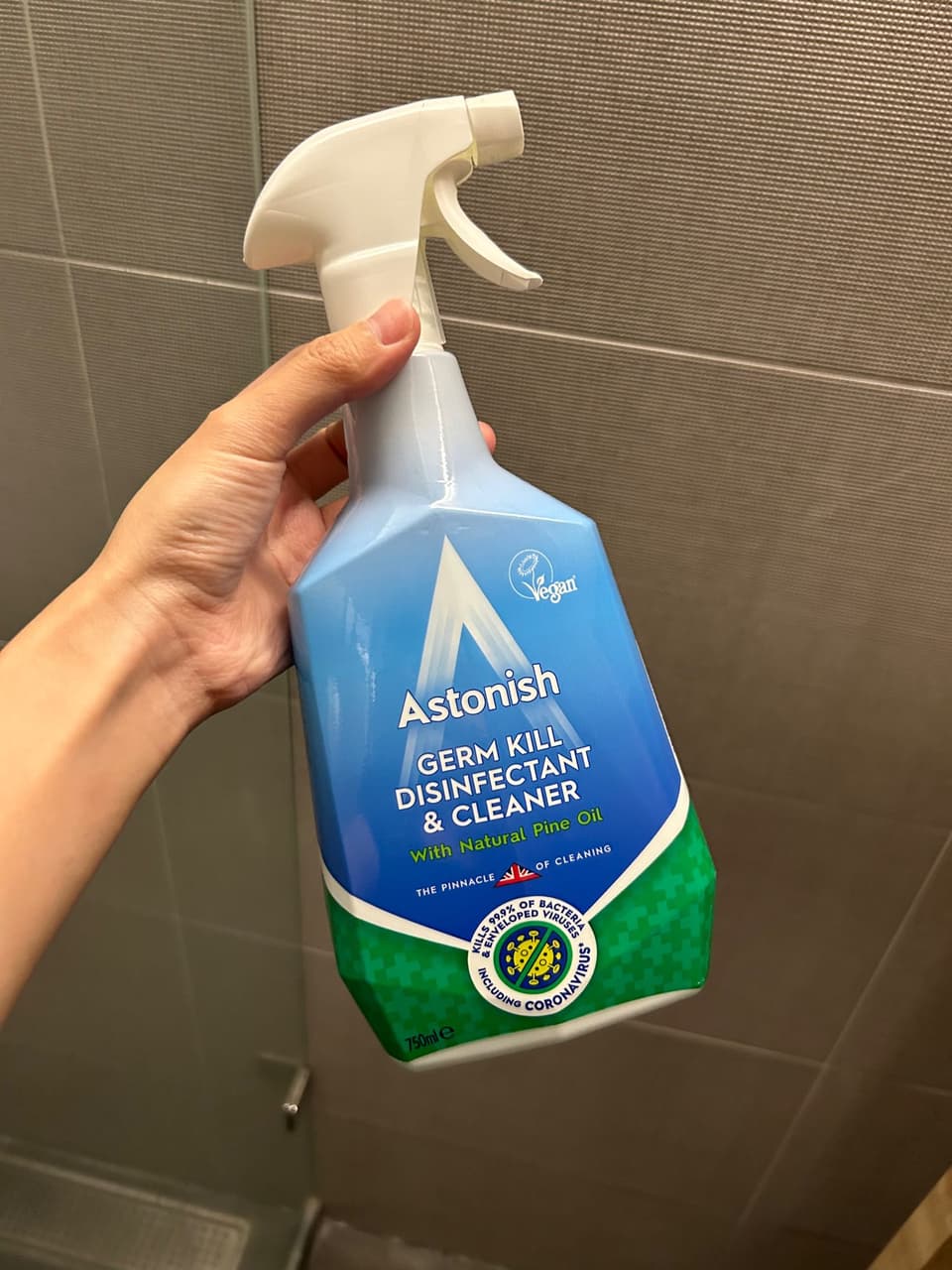 居家｜英國潔Astonish 強效抑菌除臭清潔劑，滅菌率99.9% 居家萬用清潔 - 敝姓程 工程的程 (@ptr119) | Dcard