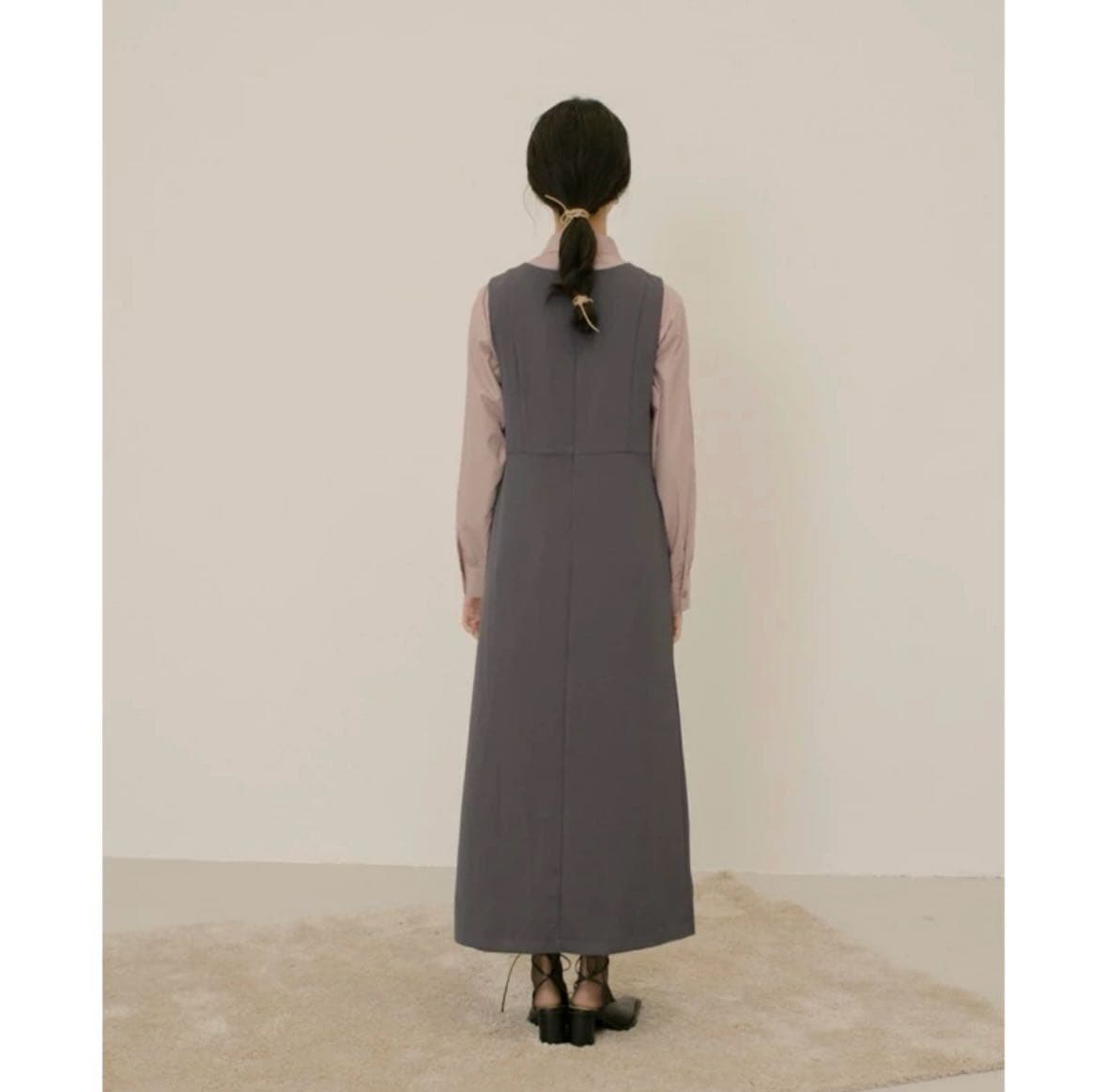 #售全新 #售全新 MeierQ V領打褶背心洋裝（黑色） - 二手交易板 | Dcard