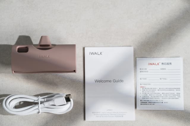 〔開箱〕iWALK Twins雙頭直插式行動電源 雙頭切換 20w快充 - 3C板 | Dcard