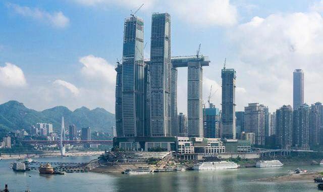 #國外遊記 中國自由行｜重慶3天2夜｜探索8D城市、夜景必拍洪崖洞 - 旅遊板 | Dcard