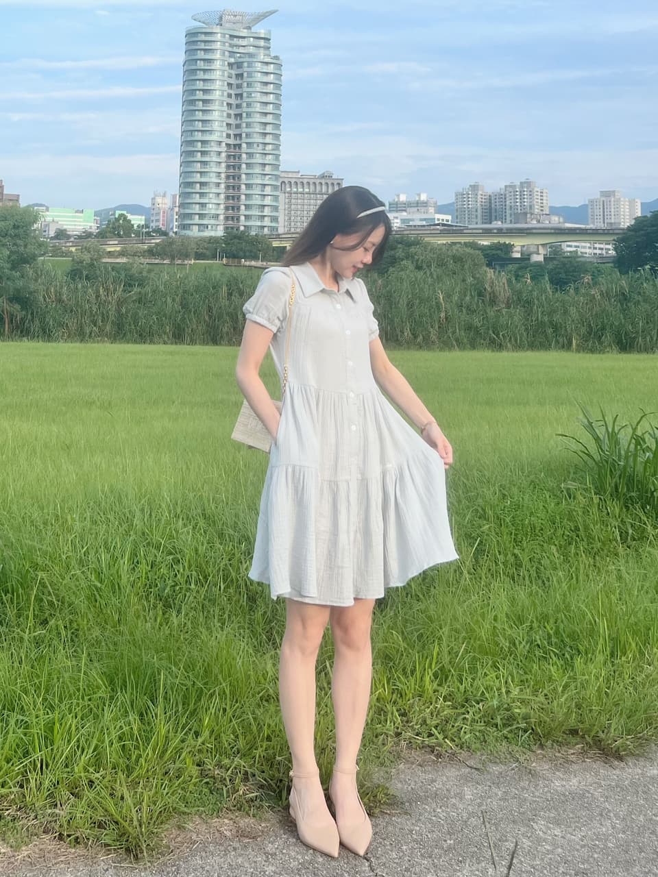 #分享 #推薦 快速出門！2套初秋低飽和穿搭 #電力滿格密技 - 𝑮𝒐𝒐𝒅𝑴𝒐𝒏𝒊 (@moni065) | Dcard