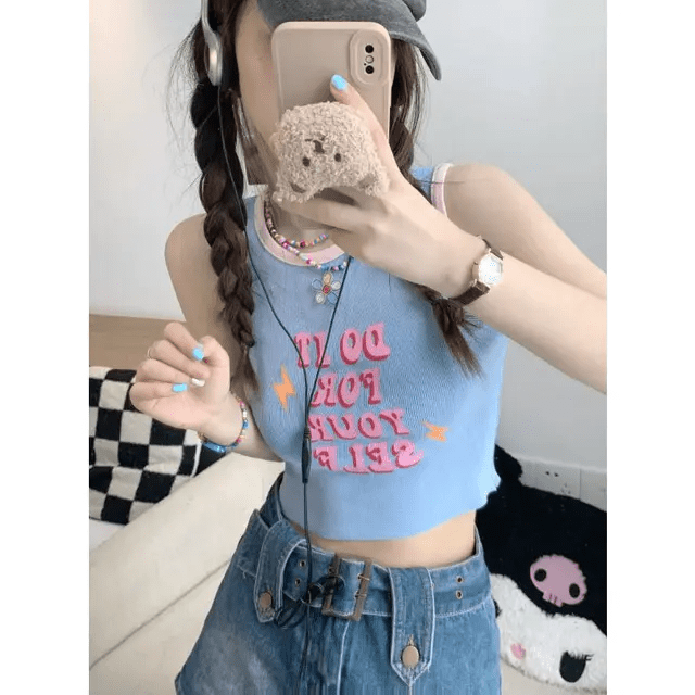 『潮人開課』Y2K復古風潮穿搭 你有跟到嗎🤩一秒變身復古辣妹之新手入門單品推薦😍 - 阿文 (@lazymanknows543) | Dcard