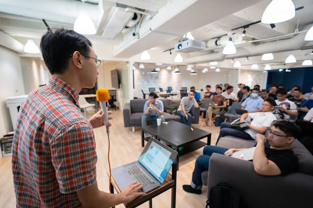 #夢幻公司開箱 好奇 Dcard 辦公室真面目？特派員現場帶你線上 Office Tour 🔥 - B59 留言 | Dcard