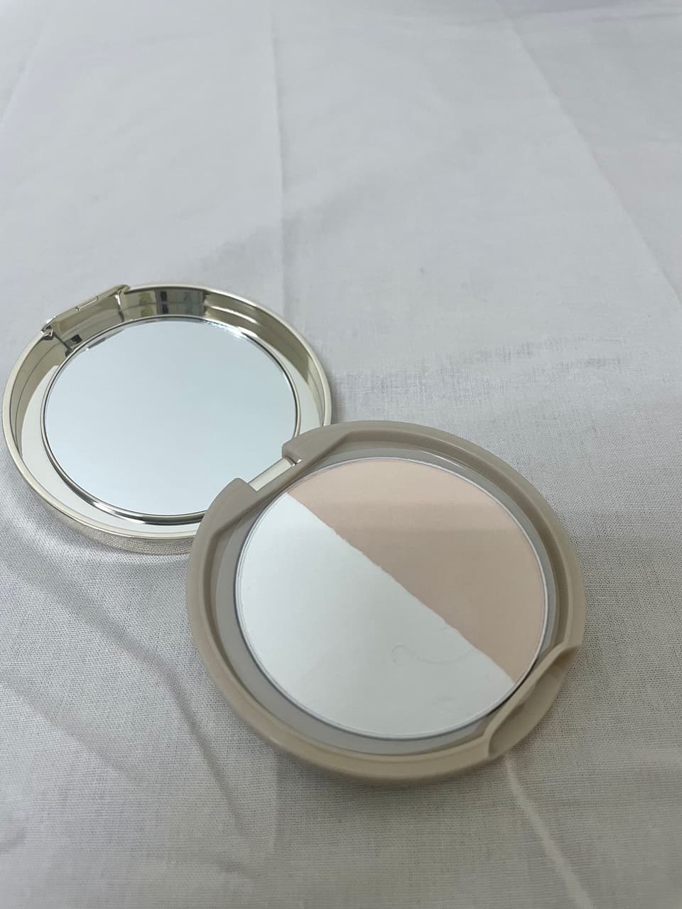 #分享 SOFINA、KATE粉盒替換 - 美妝板 | Dcard