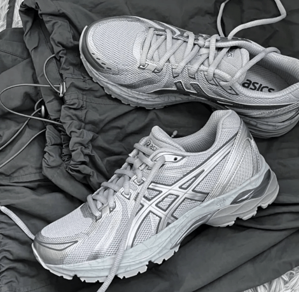 #發問 ASICS 跑鞋選擇 (求大大們投票) - 球鞋板 | Dcard