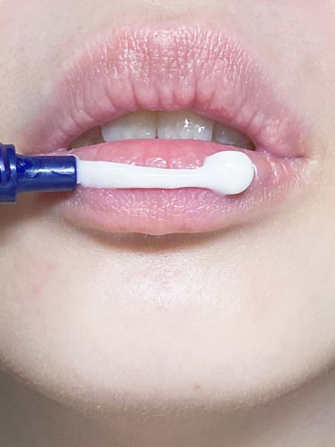 黑繃帶平替!開架最強撫紋霜 紫熨斗PRO 開箱! ft.巴黎萊雅 - 木木 (@dmlu) | Dcard