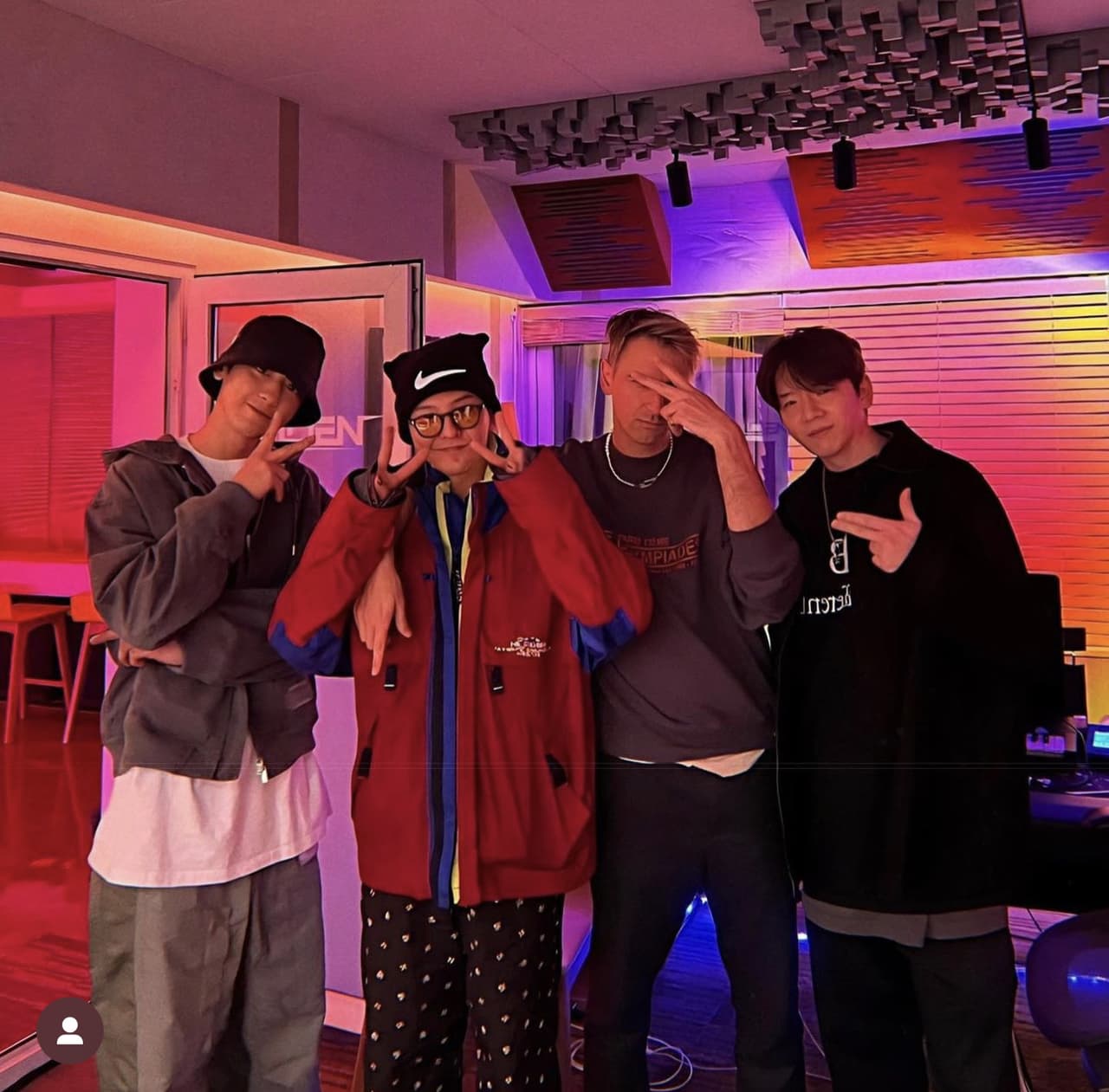 #分享 DJ Raiden更新燦烈相關合照 - EXO板 | Dcard