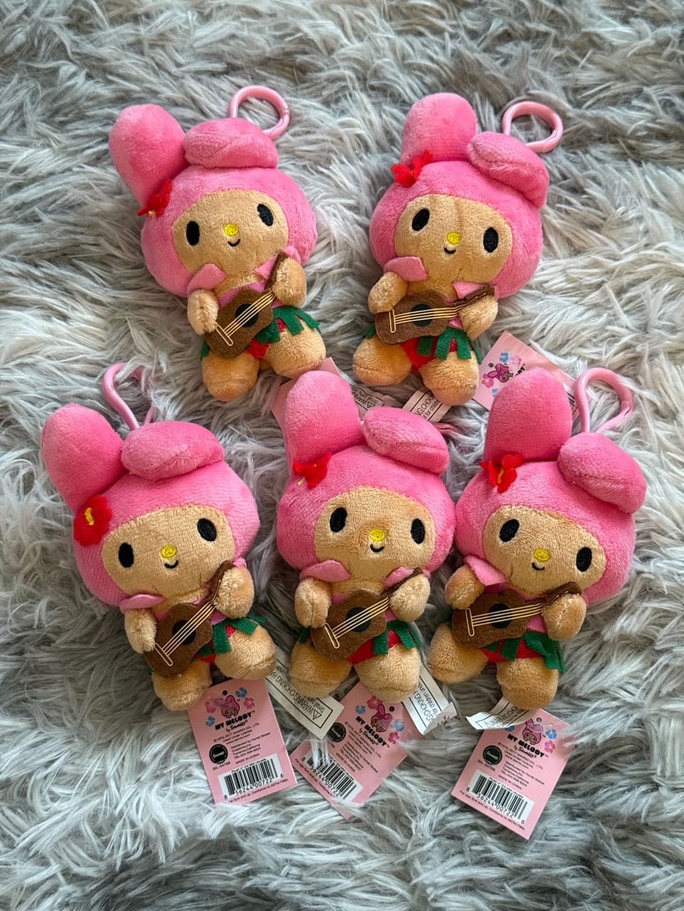 #我要賣 全新美國帶回現貨在台 烤焦小麥色hello kitty與朋友們4吋娃娃吊飾 一隻$880走賣貨便 - 二手交易板 | Dcard