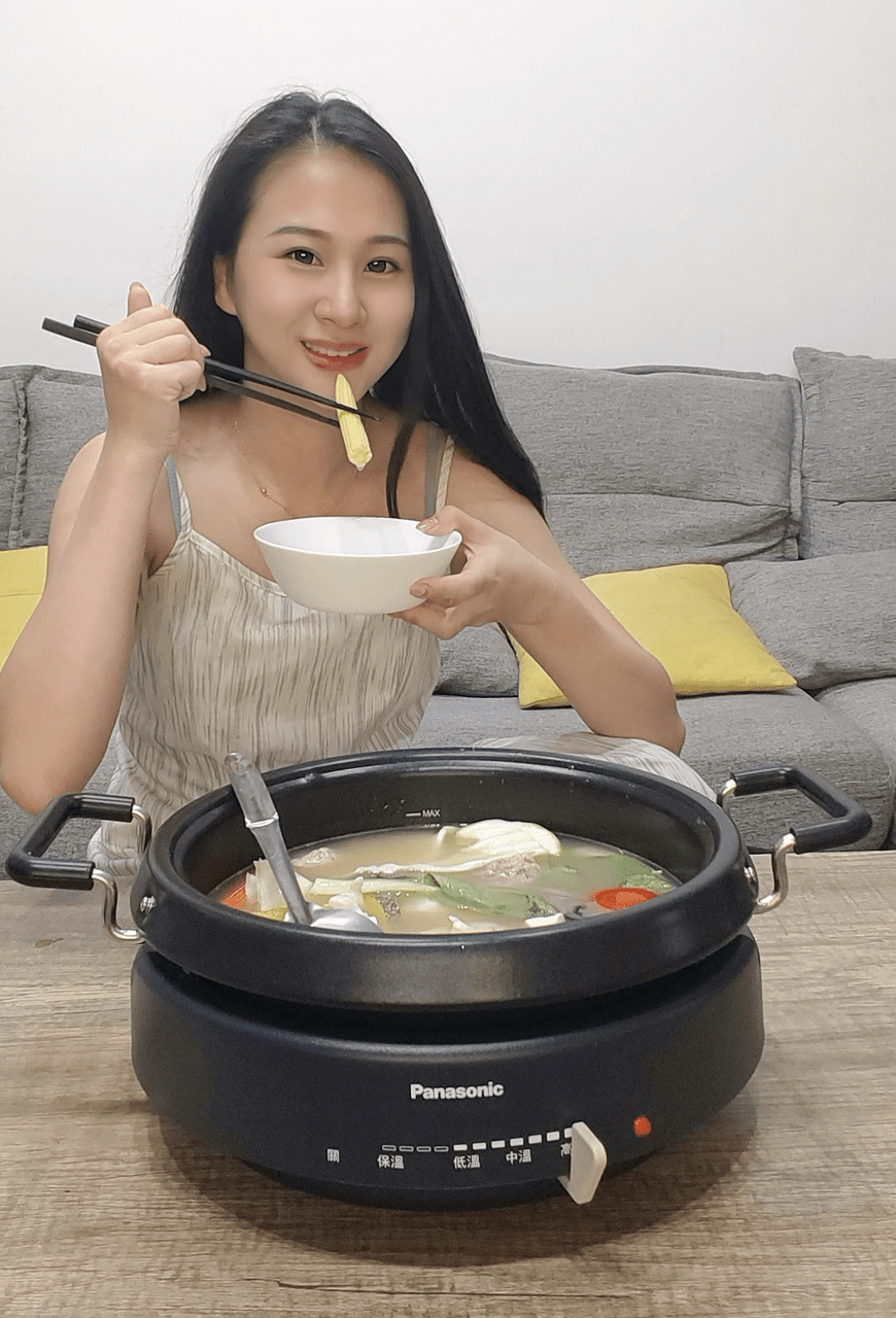 從不會煮到愛上煮，自煮生活的第一步從Panasonic 多功能鍋 黑皮鍋 開始 🩵 - 哈囉我是葉太太 (@couple__ya) | Dcard