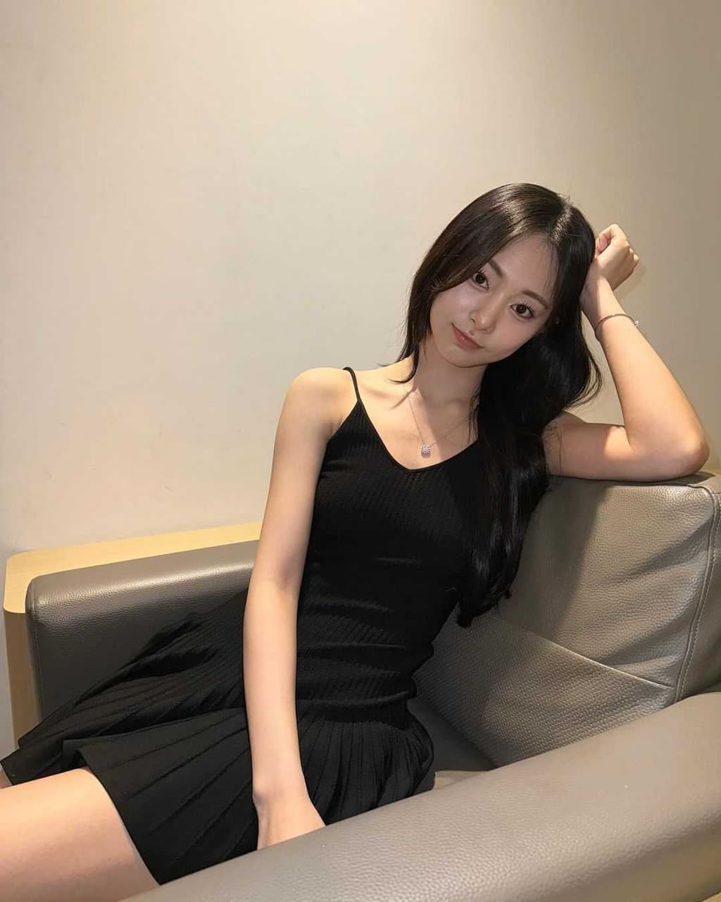 #分享 子瑜 ig黑色小禮服 - TWICE板 | Dcard