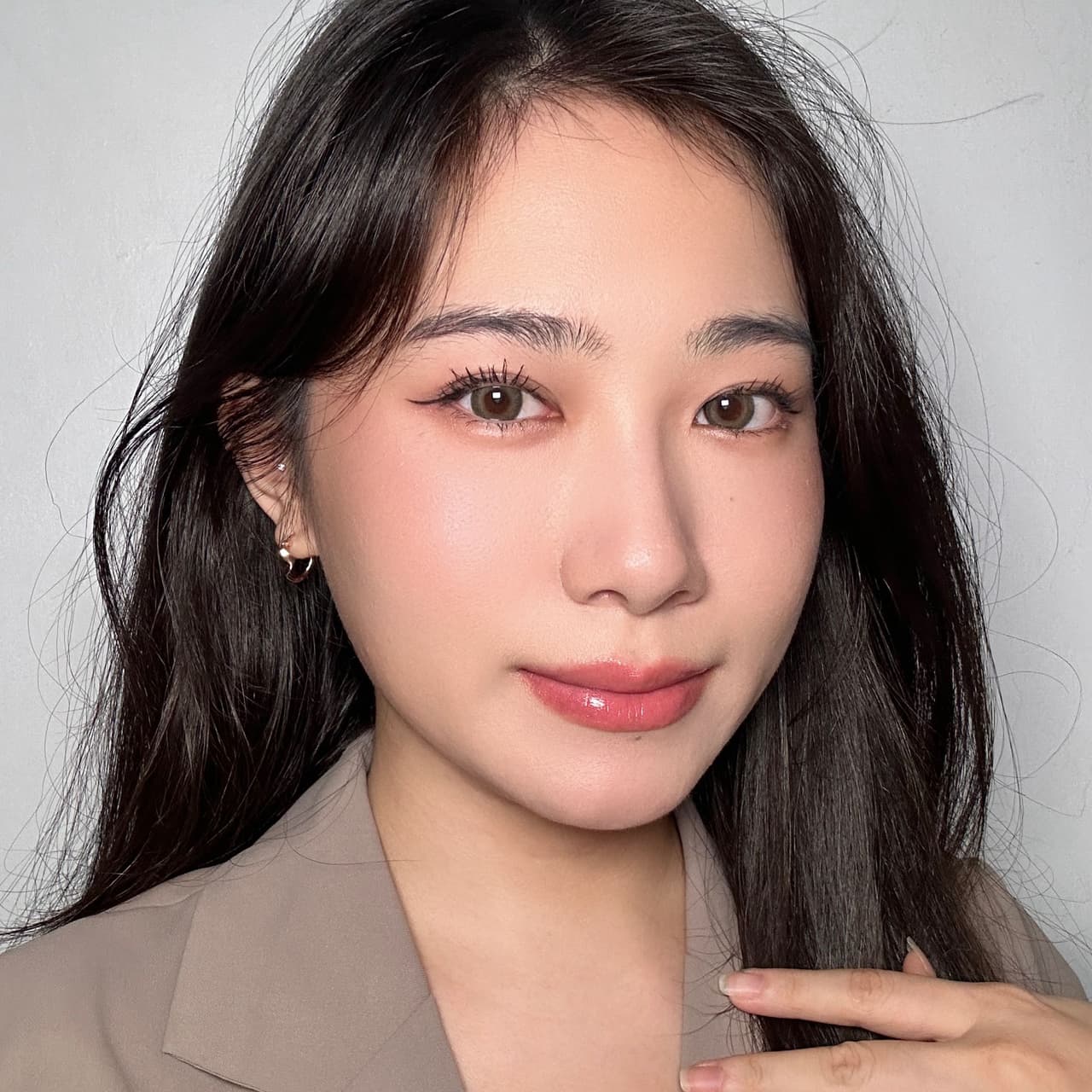 🫶🏻Deesse 女神 放電混血感😍 三色一次看 - 摸你卡撐 (@vivi47) | Dcard