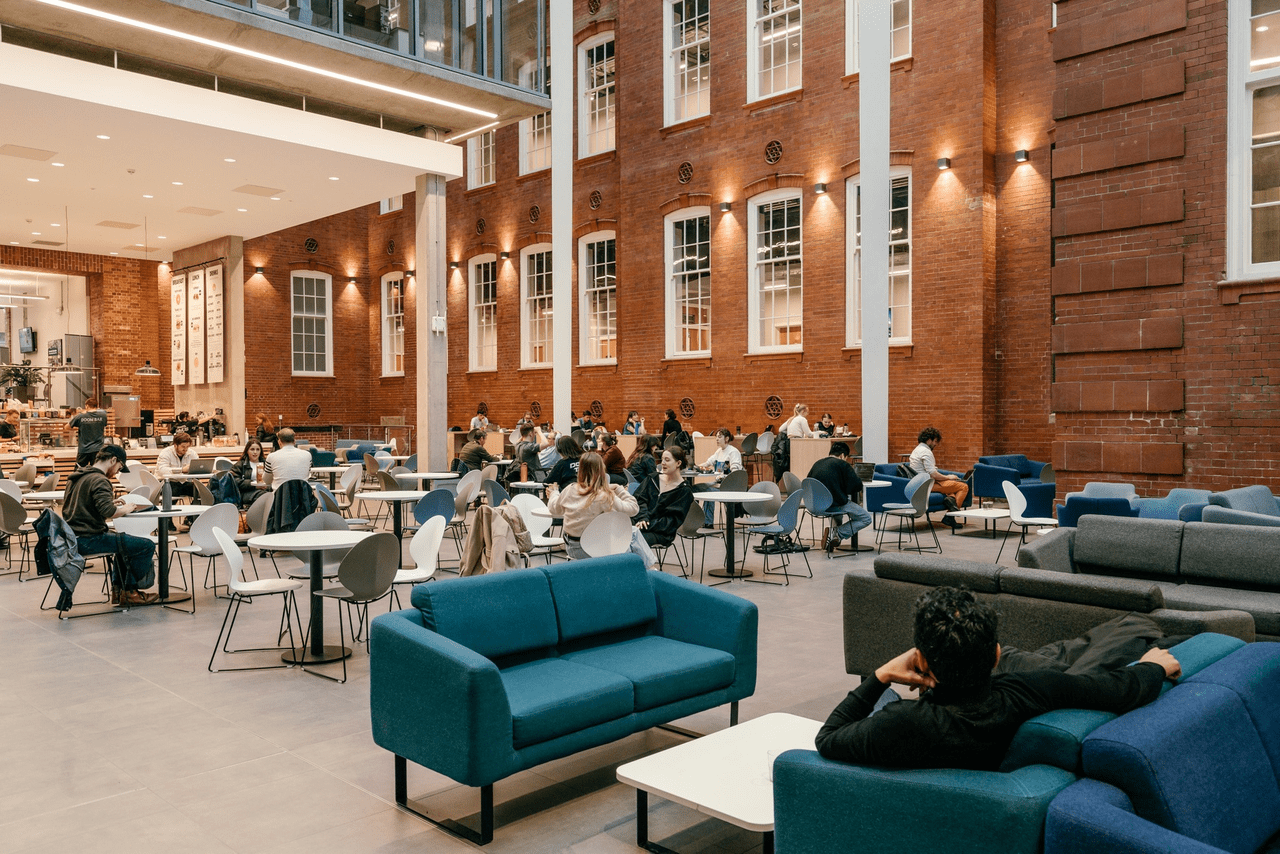 #英國研究所申請 英國預科 Pre-master 課程學校有哪些？ 劍橋留學代辦獨家出國留學乾貨包分享🎁 - 劍橋教育—英美留學代辦 (@cambridge_edu) | Dcard