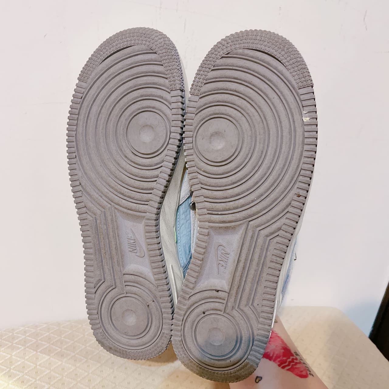 #我要賣 （已售出）NIKE AIR FORCE 1'07 LX 灰藍仿舊 拼接撞色 休閒鞋 DO2339-114 - 二手交易板 | Dcard