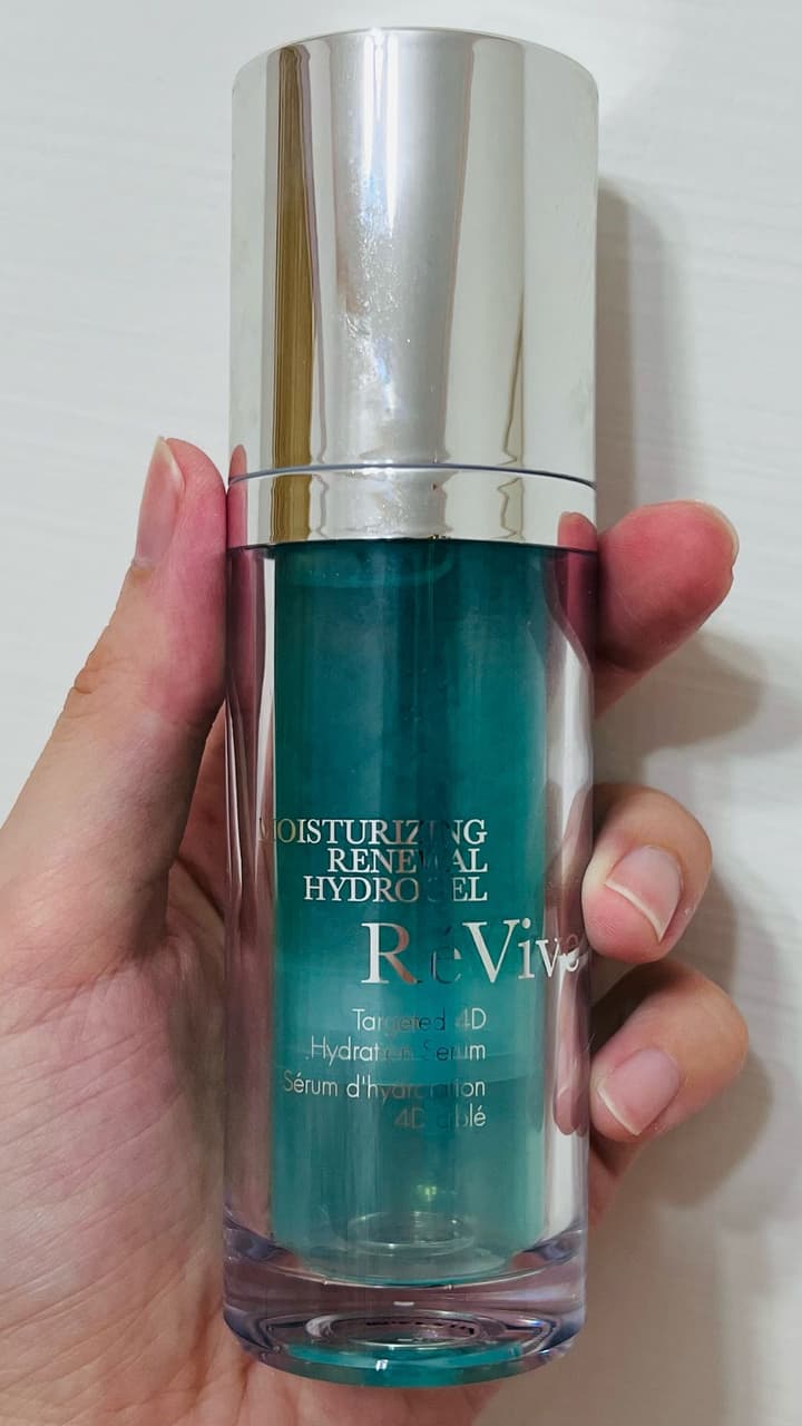 #分享 貴婦級保濕精華 HR植萃綠寶瓶 vs RéVive 4D水光真精華 - 美妝板 | Dcard
