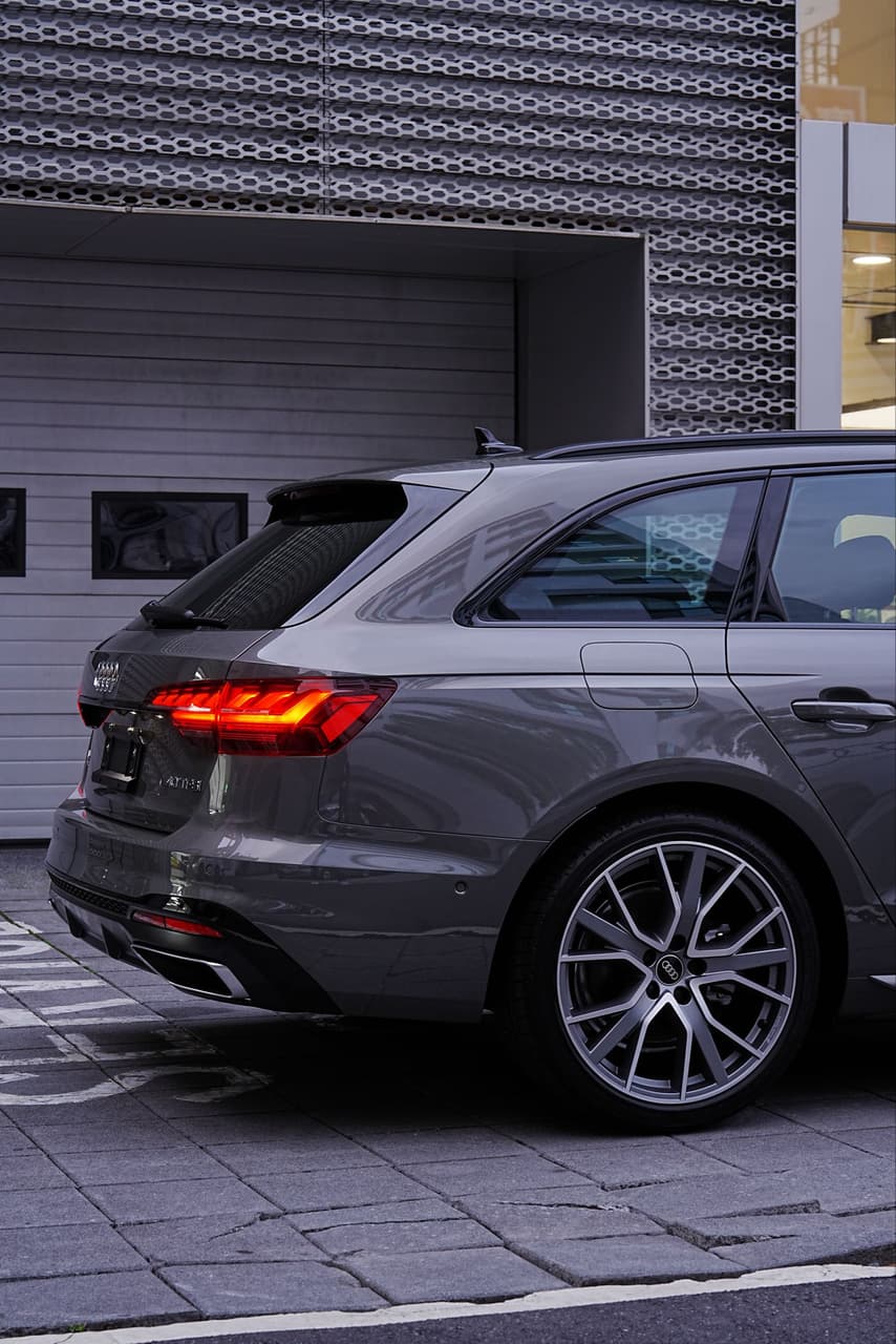 Audi A4 Avant 40 TFSI S line｜金屬克洛諾斯灰 Chronos Grey Metallic Z7｜實車分享 - 汽車 ...