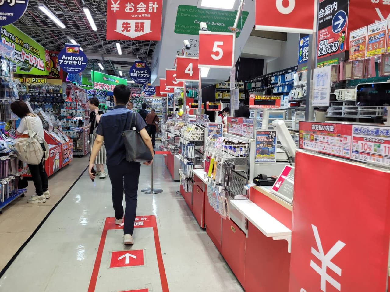 東京 最大Bic camera，什麼都賣，什麼都有！ - 日本網卡 (@azeri259) | Dcard