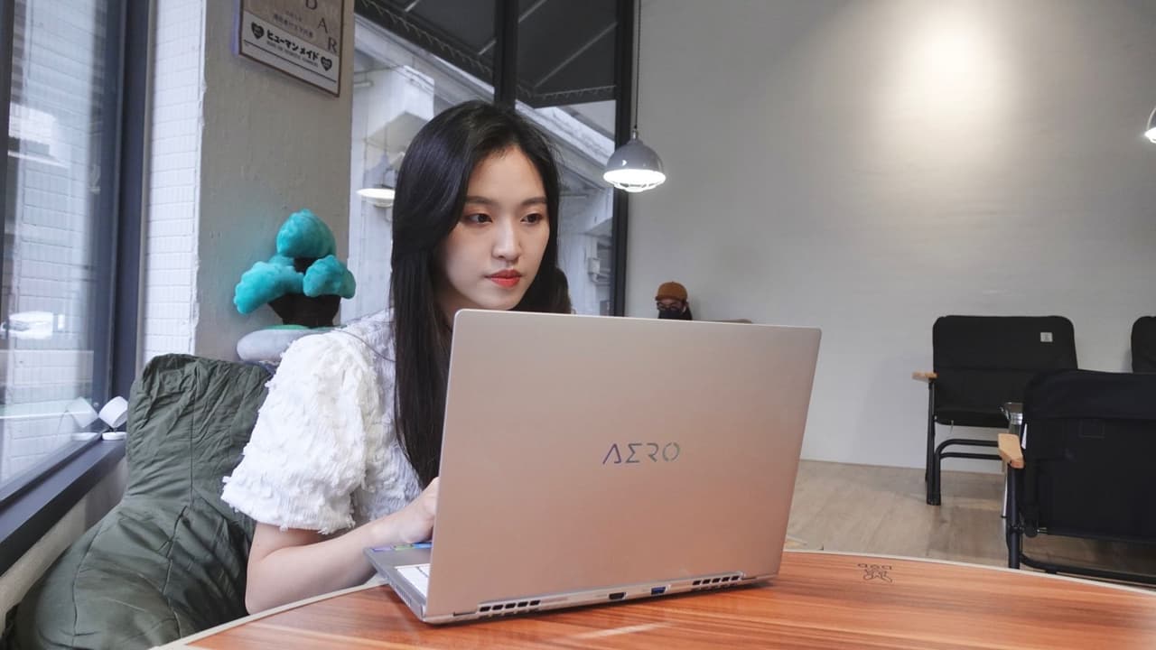 筆電推薦！有創作、長時間用電腦需求的你看過來～專為創作者打造！GIGABYTE AERO 14 OLED 暮光銀 - 柴可夫斯吉 (@vera.w__) | Dcard
