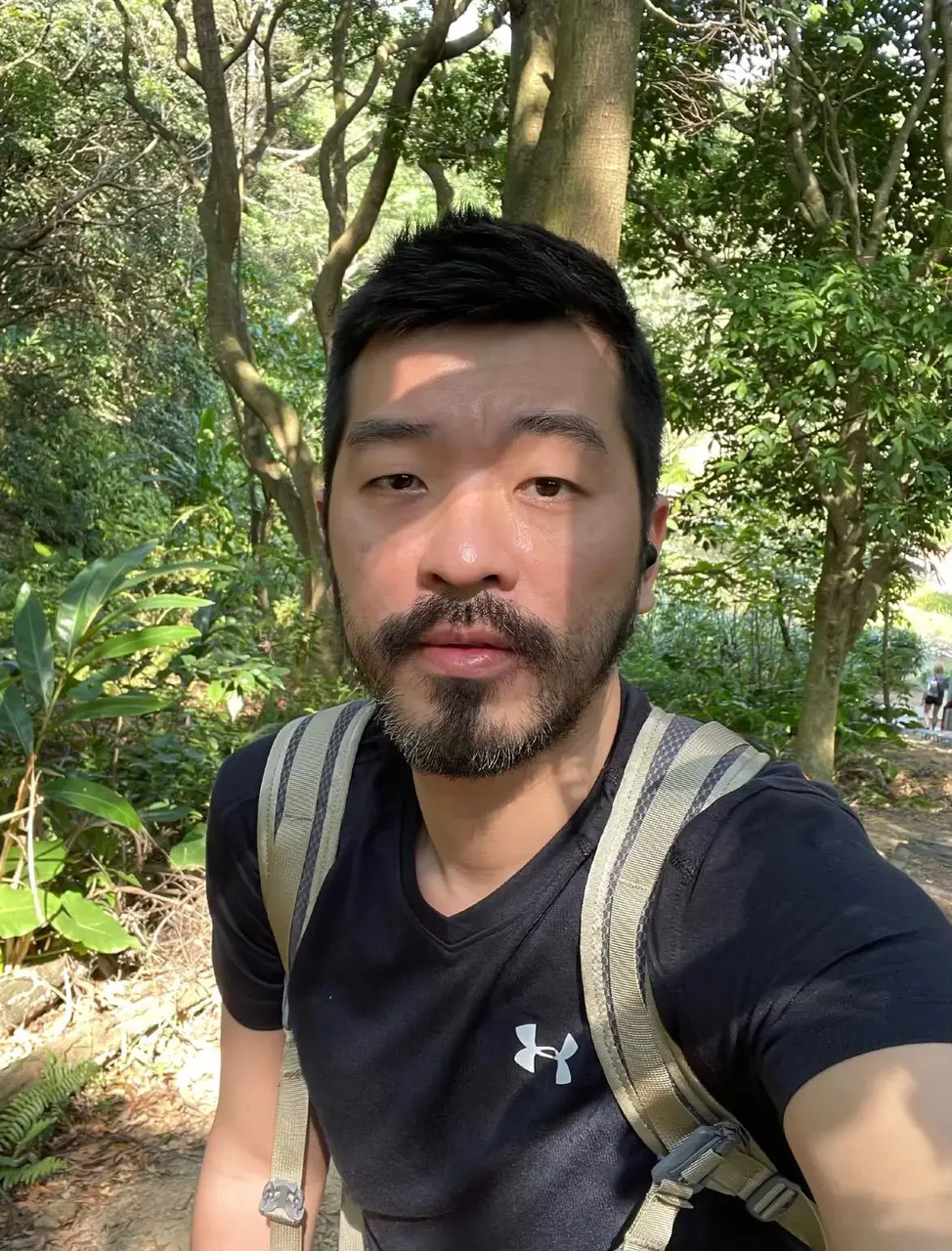 鬍鬚帥大叔 - 彩虹板 | Dcard