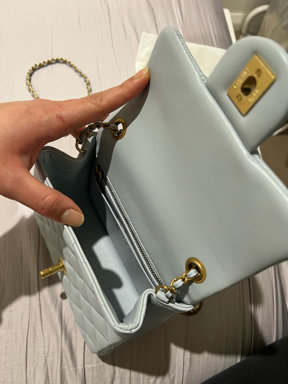 #開箱 #開箱 Chanel 24k 金球方胖子 - 精品板 | Dcard